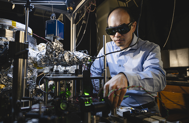 Pushing the limits of quantum technology with spin qubits and levitated ...